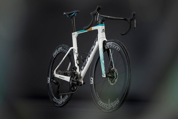 World Tour Pedigree Bikes Guide - Elite Road Cycling Performance ...